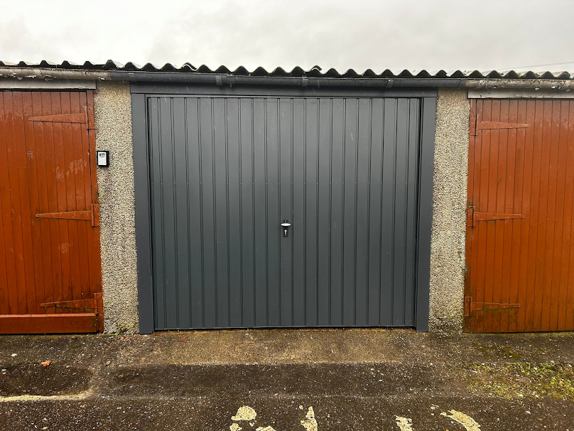 DIY vs. Professional Garage Door Repair